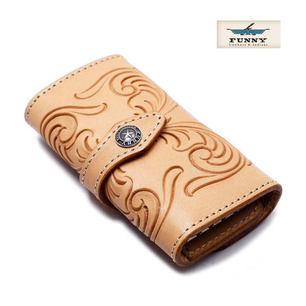 ■メーカー名：FUNNY 【ファニー】■品名：キーケース/フェザーカット■カラー/素材：外装：TAN　【ナチュラル】/牛皮革■サイズ：本体/W/57mm H/107mm D/33mm■仕様：キーホルダーx6、バレルスナップx1表面に張りがあ...