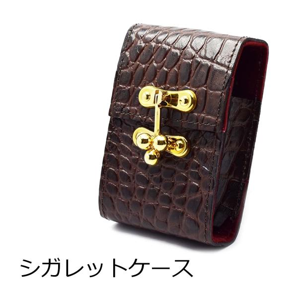 タイプ：レギュラータバコケース 材質：本牛革クロコ型押し サイズ：H98×W63×D42mm （金具含む） 大手喫煙具メーカー「ペンギンライター社」のオリジナルタバコケース。 本牛革のクロコ型押しのタバコ用ケースです。 日本の熟練の職人によ...