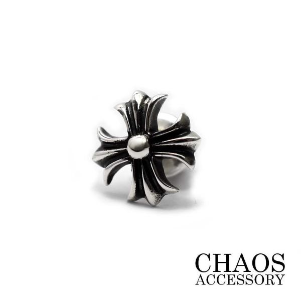 ■品名：十字クロス ピアス■素材：シルバー925■サイズ：W :9mm　H :9mm■重さ：1ｇ■店長コメント十字クロスをモチーフにしたシルバーピアスです。※こちらは片耳だけの販売価格です。■注意点※装着画像はイメージです。※商品の画像につ...