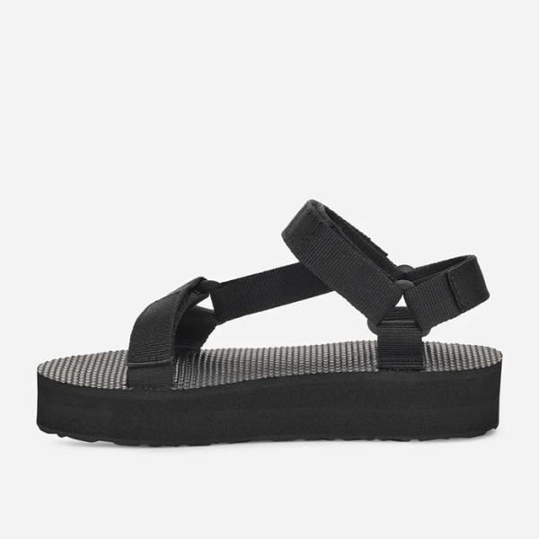 女性用の Midform Universal を参考にしたこの小型のプラットフォームは、防水ウェビングと軽量の EVA フォーム ミッドソールを備え、夏のバカンスにも最適です。●UnifiのREPREVEポリエステル糸を使用したリサイクルプ...