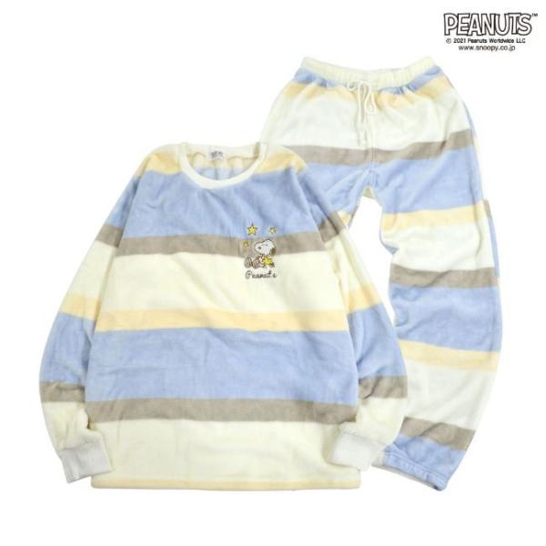 人気キャラクタースヌーピーのフリーススウェットの上下セットです毛布素材で肌触りがよく 暖かいので寒い日でも着用しやすいので部屋着やパジャマとして着用いただけます【サイズ】M、L【カラー】ミント×サックス【素材】本体:ポリエステル100%リブ...