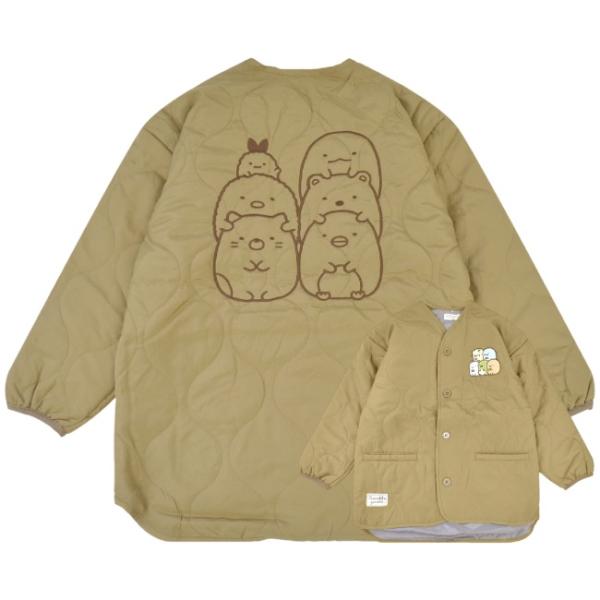 大人気キャラクターすみっコぐらしの子供用キルトジャケットです可愛いすみっコぐらしが刺繍デザインされた可愛い一枚でカラーはカーキとモカの2色展開でサイズは120 130 140の3サイズ展開になっています【サイズ】120、130、140【カラ...