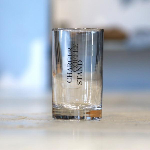 CHARGER CHARGER ORIJINAL GLASS SILVER使用素材[容量] 約200ml [材質] ガラス※食器洗い乾燥機のご使用はお避け下さい。(電子レンジ、オーブンでご使用いただけません。) サイズ直径約60ｍｍ,高さ1...