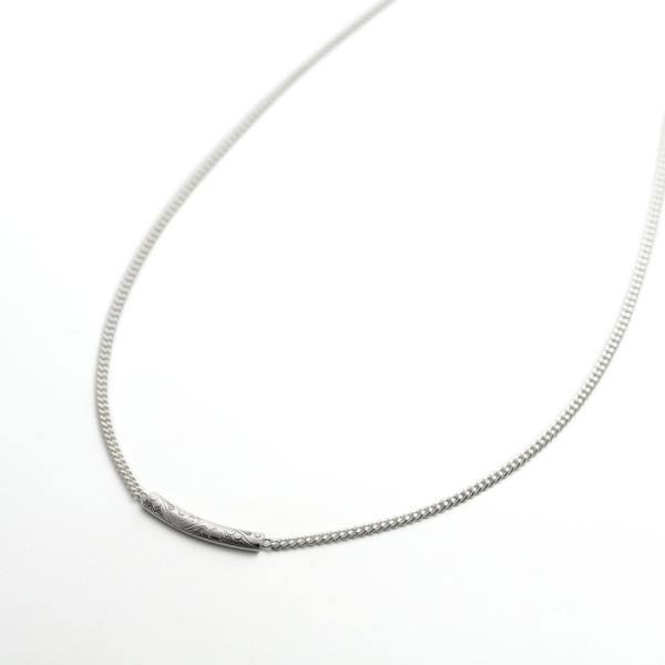 使用素材素材：シルバー925（燻し加工）サイズ幅　プレート：約3.2mm / チェーン：約1.6mmサイズ：約45cm+5cmコメントSuman Dhakhwa,新作のカーヴドカーブプレートネックレスです。程よいサイズ感のプレートを両吊りタ...