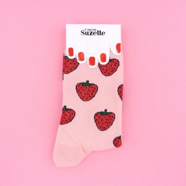 Coucou Suzette グリッターストロベリー ソックス使用素材コットン72%, ナイロン27%, ポリウレタン1%サイズONE SIZE 約22~26cm原産国: フランス(フランスからの直接輸入品)コメントCoucou Suzet...