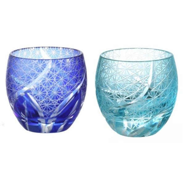 切子お猪口ペアグラス食洗器対応ギフトＢＯＸ入りですのでプレゼントや贈り物にも最適です職人による手作りで製作された切子グラスのお猪口は洗練された上品さを醸し出しております日本酒のおちょこや日本茶なども注がれても美しいです[サイズ（約）]　直径...