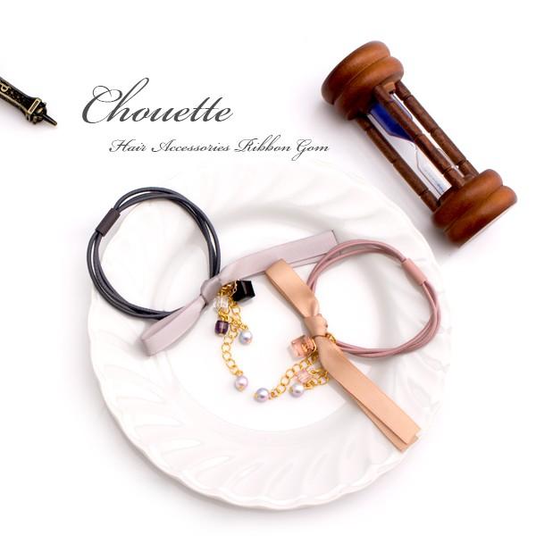 ご覧になって頂きありがとうございます。シンプルだけどどこか存在感のあるヘアゴム。さっと結ぶだけで可愛くオシャレに.....上品なデザインが人気です。■サイズ・本体：約10mm×100mm・ゴム：約60mm■素材・パール：アクリル・スクエア：...