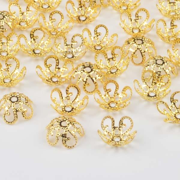 増量特価　ご覧になって頂きありがとうございます。【サイズ】約10mm　高さ約5ｍｍ 【内容数】約70個【カラー】ゴールド シルバー 金古美薄く柔らかい素材ですので変形している場合がございますが、指で形を整えてご使用ください。※若干の不良品が...