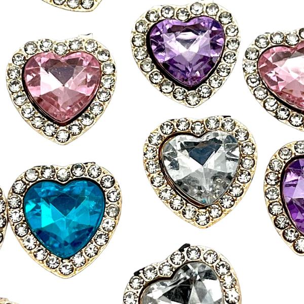 ご覧いただきましてありがとうございます。キラキラのハートのアクリルパーツです。後ろが平らになっておりますのでヘアゴムや、飾りつけなどつけやすいです。いろいろな用途でご使用ください【商品説明】 (デザイン) キラキラハートアクリルパーツ（内容...