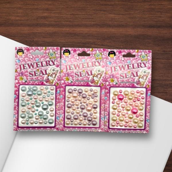 きらきら輝くパール風のジュエリーシールセット！3色×約50個の大容量で、さまざまなデコレーションアイデアを実現できます。大小さまざまなサイズのパールが入っており、お好みのデザインに合わせて配置可能。立体的で高級感のある仕上がりになります◆使...