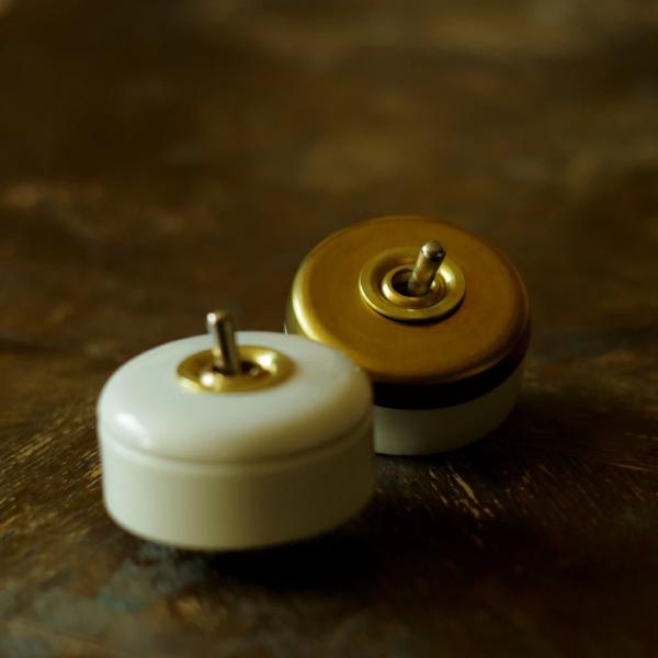 サイズΦ6×高さ4cm重量：156g【PSE認証の3路式トグルスイッチ使用】スペック【Rating】1A/3A/6A/10A/15A 250V 20A 125V AC【Contact Resistance】50MΩ Max【Insulati...