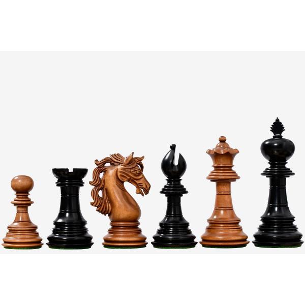 【チェス駒】・素材：黒檀（エボニー）、ツゲ（アンティーク加工）・高さ：62 mm - 111 mm・底面：32 mm - 45 mm・総重量：1784 g・駒の数：34個（対局に必須の32個＋予備クイーン各色1個）・チェス盤推奨サイズ（マス...