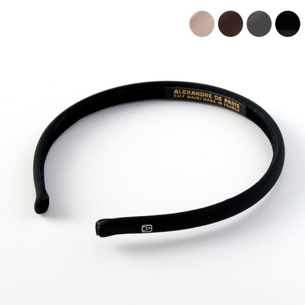 ■スタイルカチューシャ■商品説明【LE SATIN JEANNE HEADBAND】細めでベーシックなサテンのカチューシャ。なめらかな手触りの生地にブランドロゴがアクセントになったシンプルなデザインです。上品な印象があり、パーティーシーンや...