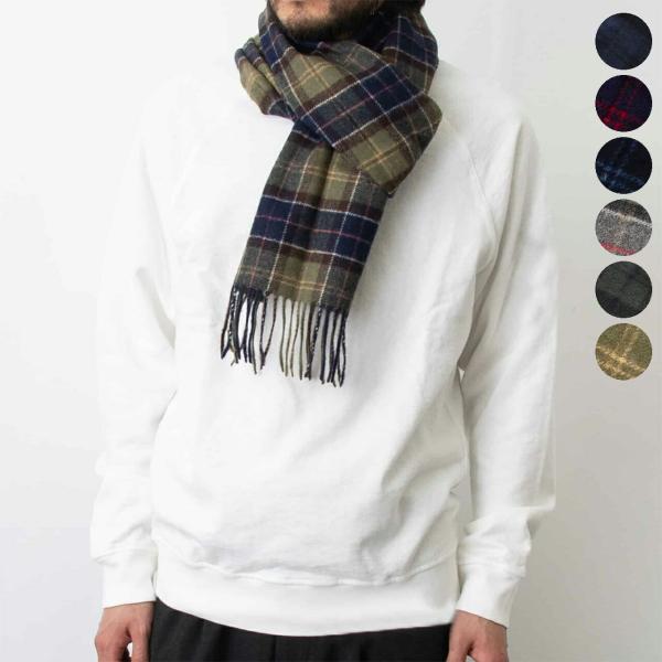 ■スタイルマフラー■商品説明【TARTAN LAMBSWOOL SCARF】ラムウール100％の柔らかくてなめらかな手触りのマフラー。BARBOURらしいチェック柄が全体にあしらわれていて魅力的。上質な素材のマフラーはカジュアルに限らずフォ...