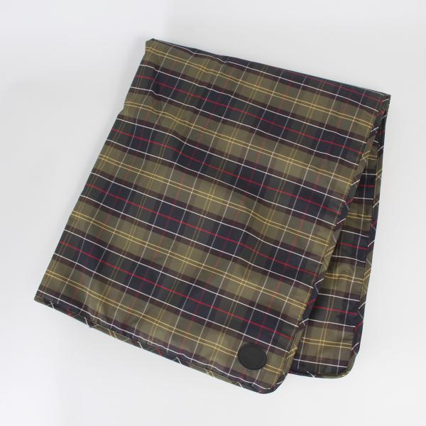■スタイルブランケット■商品説明【DOG TOWEL/BLANKET】クラシックなタータン柄を使用したバブアーのドッグタオル/ブランケット。外側は汚れを拭き取りやすい素材、内側は速乾タオル生地で、ブランケットとしてもタオルとしても使える便利...