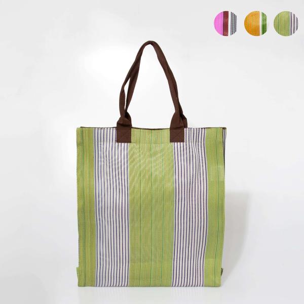 ■スタイルエコバッグ■商品説明【SRTIPED SHOPPER ECO WOVEN MARKET SHOPPER】建設場で使用されたセメント袋を再利用したショッパー。ブリティッシュカラースタンダードが持つこだわりの配色で再び染色され、綺麗に...