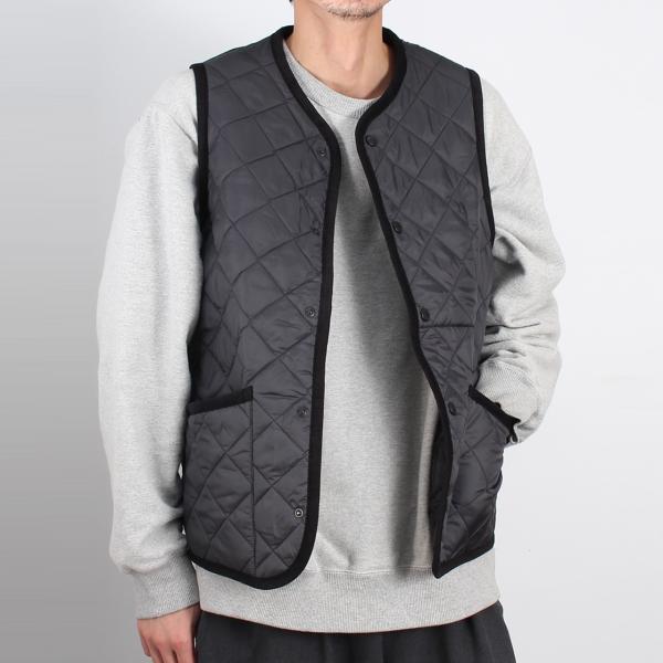 ■スタイルメンズ キルティングベスト■商品説明【THORNHAM】洗練されたシルエットとモダンな表情を兼ね備えた「ソーンハム」は、タウンユースに最適なキルティングジレ。レイヤードの幅を広げる、インナーにもアウターにもなる万能アイテム。■カラ...