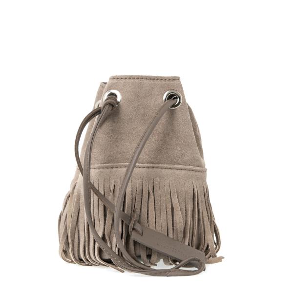 フリンジの切り替えしが目を引くミニサイズのハンドバッグ。手触りのいい上質なレザーを使用しています。小ぶりながらもマチがあり、折財布やスマートフォンの持ち運びに役立つアイテムです。ゆとりのあるハンドルストラップで肩掛けスタイルもお楽しみいただ...