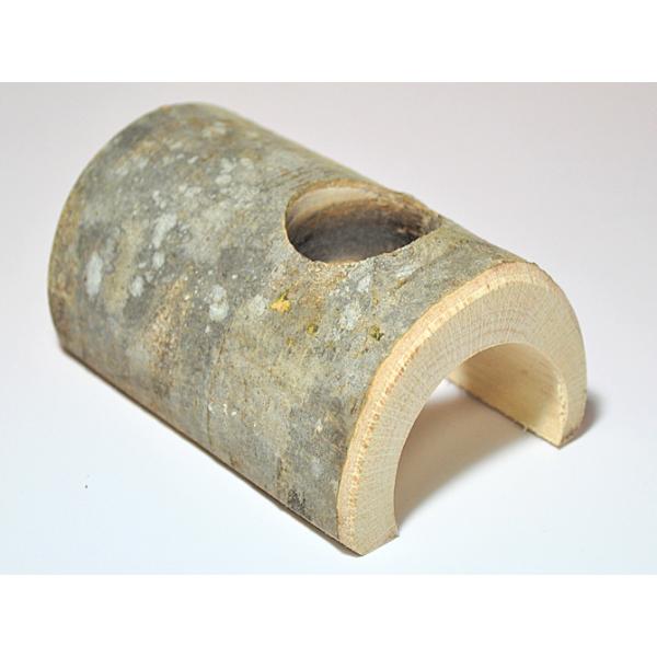 クワガタ　隠れ家　エサ皿　転倒防止樹種：広葉樹径：30mm（当店のゼリーがすっぽりはまるサイズです）トンネルの高さはそれぞれ異なります。クワガタが隠れられるサイズになっています。