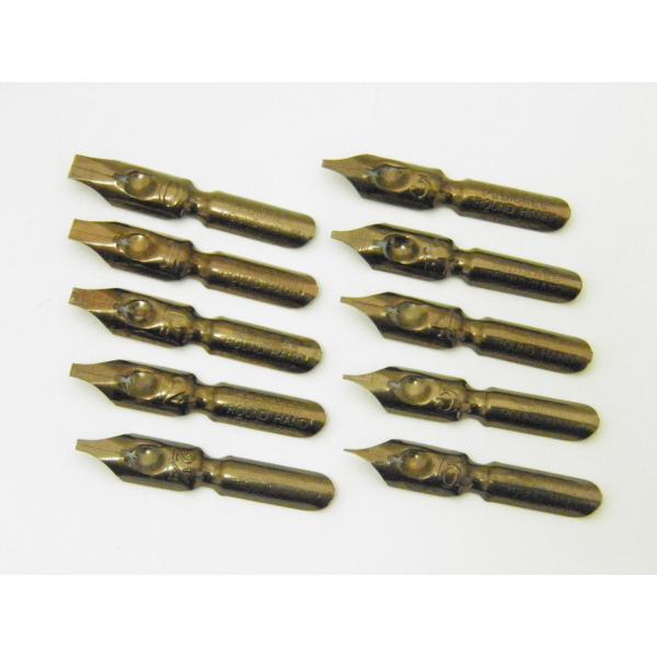 イギリス製・ウイリアムミッチェル社製のカリグラフィー用のペン先。ペン先が柔らかく薄い小さい。細い線がしっかり出るので小さめな文字もきれいに書くことができます。セット内容ミッチェル・ラウンドハンドペン10本リザーバー2個付きます