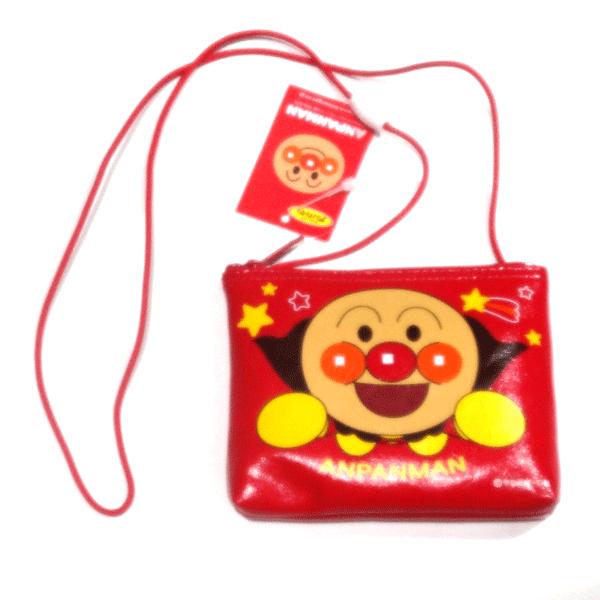 合皮を使った、アンパンマンプリントのポシェットです。ハンカチやティッシュなどを入れておでかけするのにぴったりの大きさです。■品　番：ANA1000■素　材：100%ポリエステル、合皮■サイズ：タテ10 ヨコ12.5 マチ0.7cm
