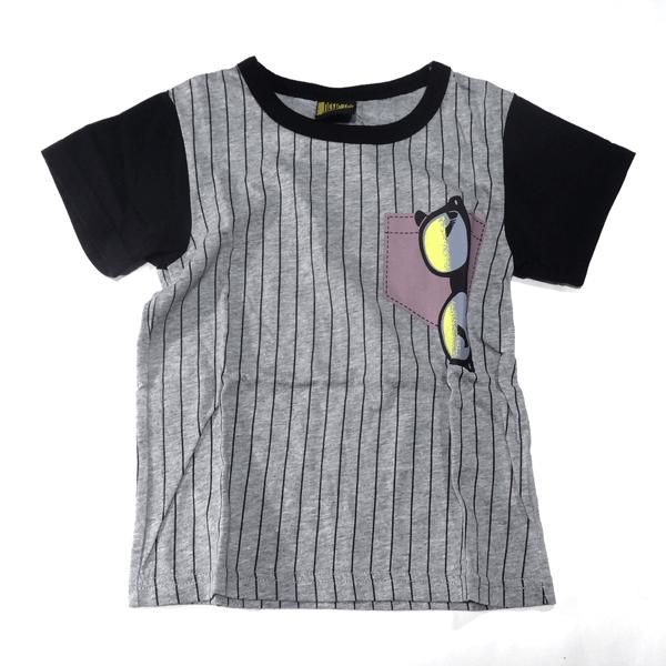 綿天竺を使った、身頃ストライブの半袖Ｔシャツです。パンツのコペックが作った、前面にロゴやサングラスプリントの渋い男児用Ｔシャツです。有名ブランドメーカーの生産を請け負っている縫製工場から直接仕入れたアイテム。同品質のアイテムの2分の1ほどの...