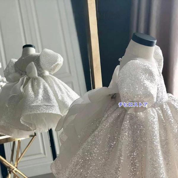 wzx200410商品説明商品名 ウエディングドレスに使用される 上質な素材を使用した子供ドレスです。 上品さを醸しつつ、シンプルシルエットですので、シーンを選ばず着まわしが効く一着です。 ビジューがキラキラと煌めいて、とっても舞台派ドレス...