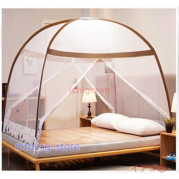 【ワンタッチ式蚊帳 】テントのようにパッと広がるワンタッチ式なので設置もらくらく簡単です。目の細かいネットで小さな蚊も通しません。耳元で聞こえる羽音に気を立てることなく、朝までぐっすり安心して眠れます 。簡単に組み立て可能：(1)自然的に展...