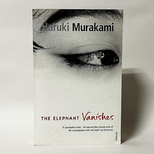 ■種別：中古洋書■著者：Nagaru Tanigawa（谷川流）■言語：English（英語）※古本ですので相応の使用感やスレ、キズ、ヤケは見られますが、読むにあたっての極端なダメージはありません。