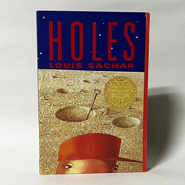 ■種別：中古洋書■著者：Louis Sachar（ルイス・サッカー）■言語：English（英語）※古本ですので相応の使用感やスレ、キズ、ヤケは見られますが、読むにあたっての極端なダメージはありません。