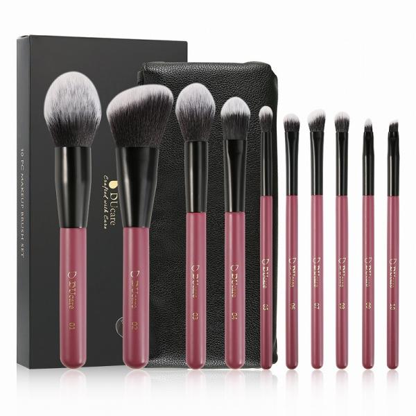 【ベーシックな10本ブラシセット】お化粧に必要な化粧筆をほぼすべて網羅したメイクブラシセット。上質なレザー風化粧ポーチ付き。　あずき色の軸、黒の口金、トップホワイトの毛部が落ち着いた雰囲気を醸し出します。【材質】天然木、アルミニウム,　高級...