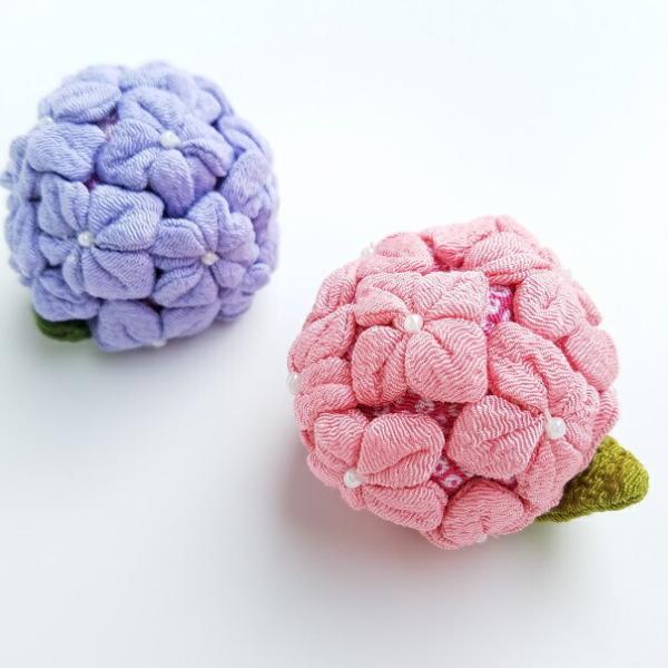 ■商品名季節のお花　紫陽花（中）■商品についてちりめんで作った。お花シリーズの紫陽花です。細部まで凝った作りは手作りならではの作品です。インテリアとしても知育玩具としても人気です！プレゼントとしても喜ばれるおすすめ商品です♪・サイズΦ：6....
