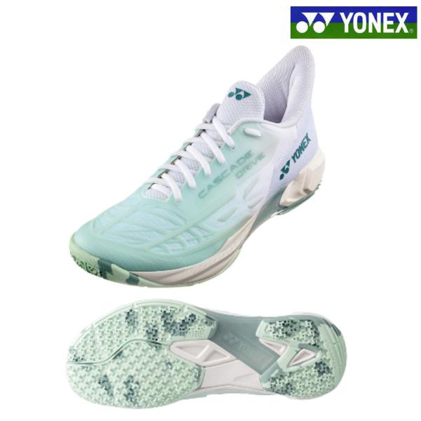 俊敏なフットワークを支えるフィット感とホールド性。スタイリッシュなデザインのオールラウンドモデル。■品　番：SHBCD2■商品名：パワークッションカスケードドライブ■カラー：ホワイト/グリーン(136)■サイズ：22.0〜29.0（cm）■...