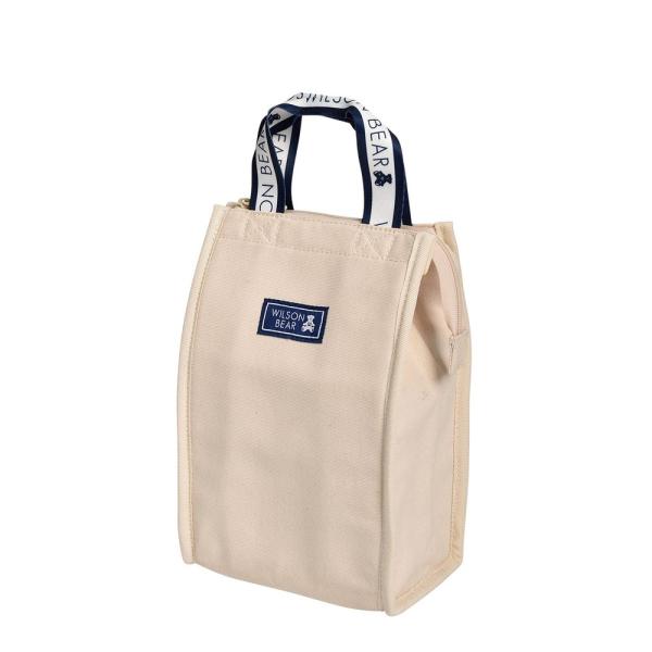 キャンバス生地にWILSON BEARがプリントされたクーラーバッグ。内側は保冷機能も備えたアルミ仕様になっています。500mlのペットボトルが4本収納可能です。■商品名：ONE BEAR COOLER BAG■品番：WR801550200...