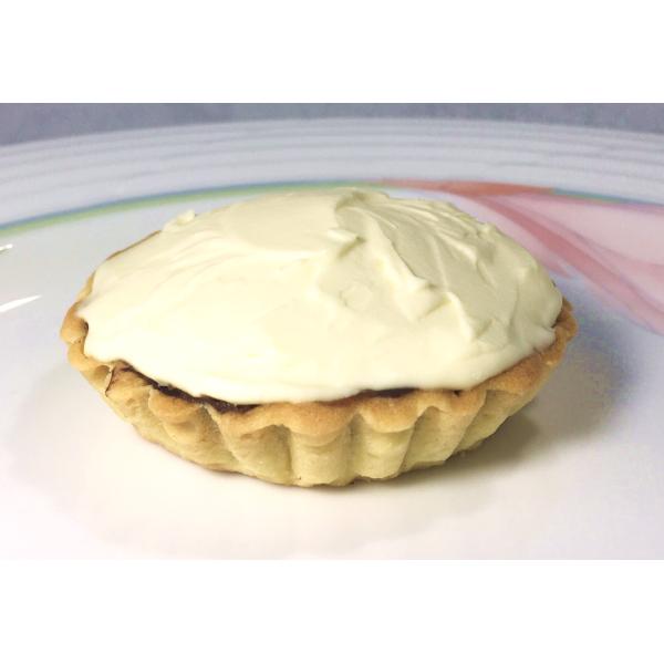 濃厚なめらかチョコレートタルトに、イチゴとクリームチーズを合わせました。甘酸っぱさを身にまとった濃厚カカオ。タルト生地もサックサクです。内容物の重さ−−−−約８０g内容物の大きさ−−−直径約７．５cm×高さ約３cm１箱の総重量−−−−約１１...