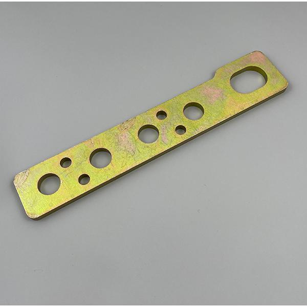 ●ボルト等を利用し使用いたします。●アイデア次第で様々な引き出し鈑金が　可能な便利なプルプレートになります。〈仕　様〉●耐荷重：2ton●全長：360mm●幅：60〜70mm●厚み：10mm●穴径：Φ25mm(4箇所)●穴径：Φ12mm(4...