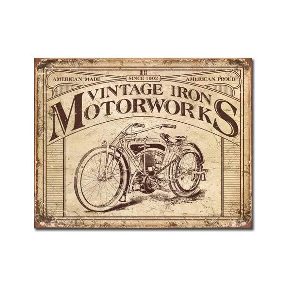 アメリカ輸入ブリキ看板・ティンサインプレート！ ガレージやお部屋、お店のインテリアには欠かせません。アメリカからの輸入となりますので、輸送・保管の際の多少の劣化やすりキズがある場合がございます。製造時からダメージ加工している商品も多数ございます。