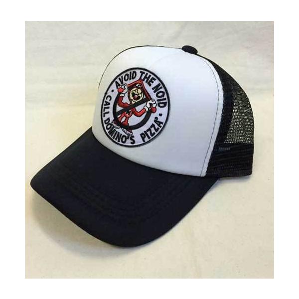 ワッペン付のメッシュキャップ。サイズのフィット感は簡単に調整できます。いろんなシーンで使えるオススメのメッシュキャップです。