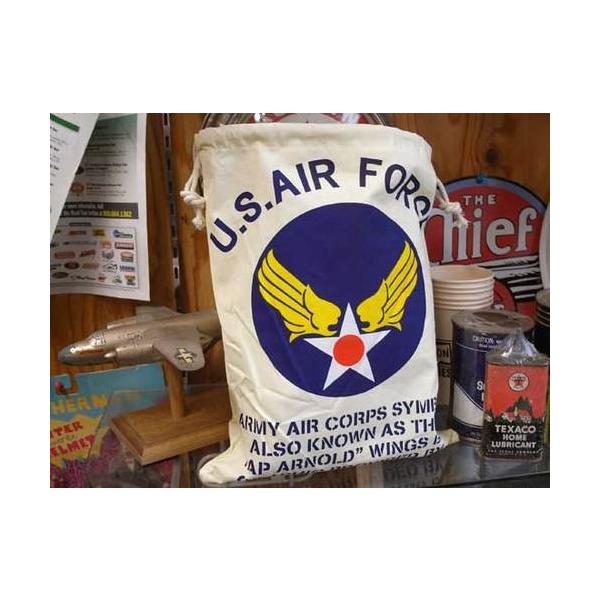 可愛いアメリカンな巾着袋。コップやハブラシ・お弁当などなど。巾着袋ってなぜかそういうものを入れたくなりますね！子供の保育園・幼稚園用のシューズ袋にも最適です。 旅行などの時にも活躍します。 壁などに掛けてお部屋のインテリアにもおすすめ！ サ...