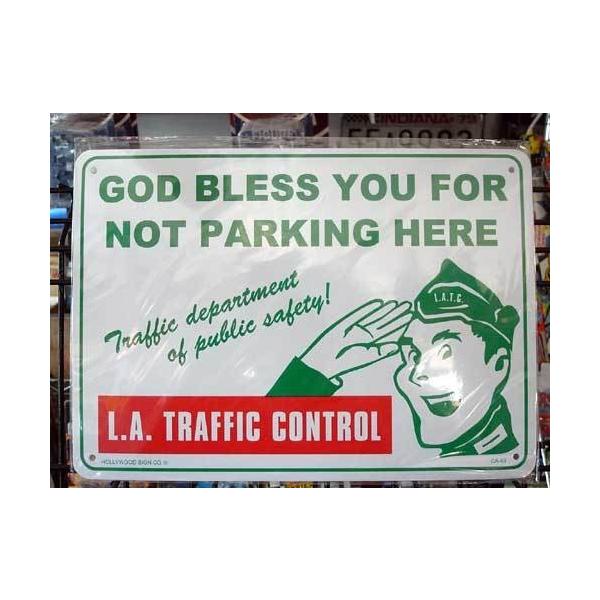 アメリカ直輸入のプラスチック看板から新柄が登場です。絵柄も豊富でポップなので是非お部屋やガレージにいかがでしょうか！厚手のタイプで屋外にももちろん使えます。ガレージやお部屋のインテリアには、かなりのインパクトが出ると思います。 サイズ：w3...