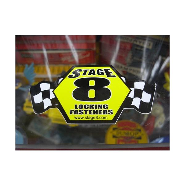 エンジン周りのボルトやナットなどのロックシステムブランドSTAGE 8ミニレーシングデカールです！ 色合い、デザインともにまさしくアメリカン！お車バイクやヘルメットだけでなく、パソコンなど身の回りにお気に入り貼るとカッコいいです！耐候加工が...