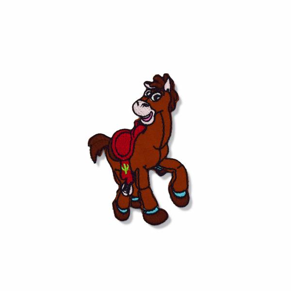 人気映画トイストーリーからブルズアイのワッペンです。ジャケットやカバンなど好きなところにカスタムしてお楽しみください！裏面に接着用糊が付いていますので、アイロンでの簡単貼付けが可能です。※より本格的に貼付けて頂く為に縫い付けをオススメしてお...