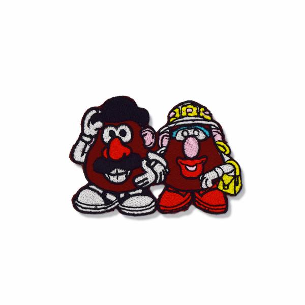 人気映画トイストーリーからポテトヘッドのワッペンです。ジャケットやカバンなど好きなところにカスタムしてお楽しみください！裏面に接着用糊が付いていますので、アイロンでの簡単貼付けが可能です。※より本格的に貼付けて頂く為に縫い付けをオススメして...