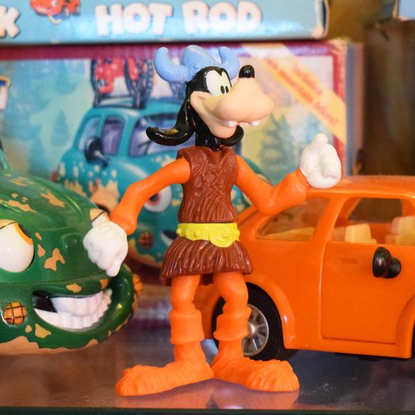 マクドナルドのミールトイ「ミッキーとなかまたち」シリーズより、グーフィーのフィギュア!首・腕・腰が可動するギミック付きで、好きなポーズで飾ることが可能な未開封のデッドストック品。コレクターズアイテムとしてはもちろん、ディズニーファンのコレク...