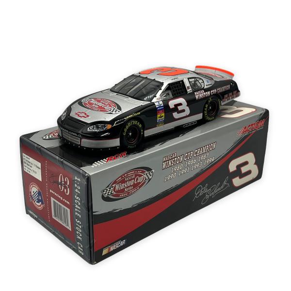 往年の名車から個性あふれるモデルまで、比較的状態の良い希少なNASCARコレクタブルミニカーが待望の入荷。近年ではここまで多種多様な希少品がそろって入手することはございませんでした。手に持って感じる重厚感のあるダイキャスト製ボディは、現行モ...