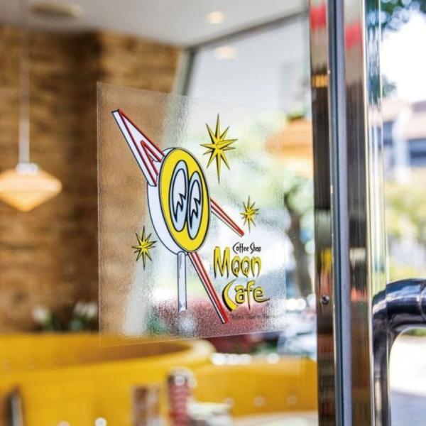 MOON Cafe Neon Sticker！本牧 横浜 MOONEYES Area-1 に併設している、MOON Cafe のネオンサインがステッカーになりました。デザインは実際に使用している MOON Cafe のネオンです！クリア タ...