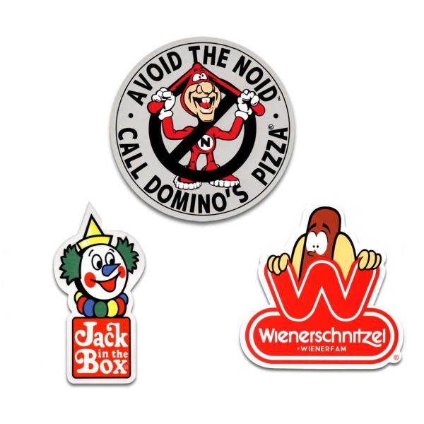アメリカンなデザインで人気のステッカーシリーズのお得なアソート３枚セットです！ステッカーチューンに最適なサイズ感です！誰もがご存知アメリカピザチェーン店ドミノピザ！ドミノピザのキャラクターAVOID THE NOIDデザインです！柄タイプ：...