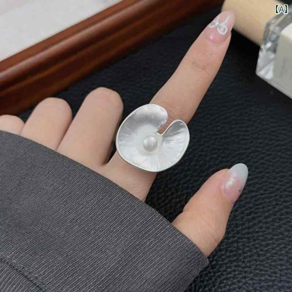 カテゴリ:リング素材:合金形状:幾何学加工方法:電気メッキスタイル:男女兼用カラー展開:シルバー、ゴールド要素:不規則テイスト:ヒップホップスタイルカテゴリ:個性派