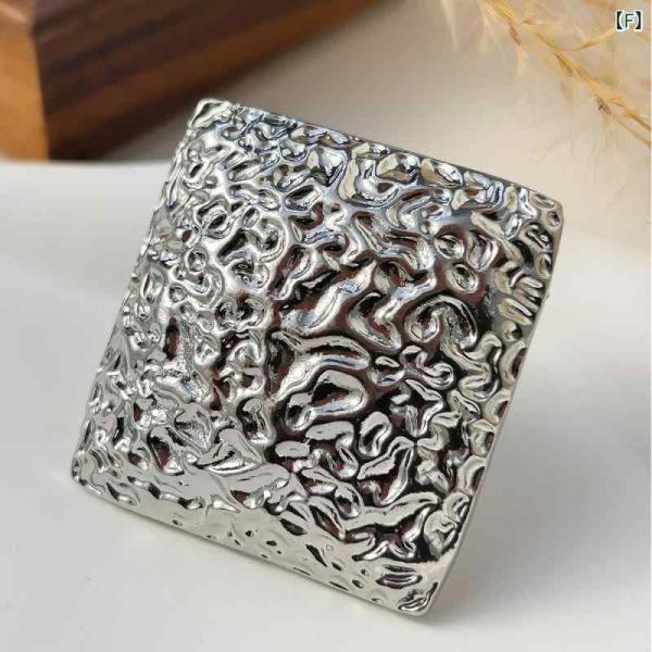 カテゴリ:指輪、リング素材:合金、フェイクパール:幾何学模様表面加工:メッキ加工モチーフ:ひまわりカラー展開:シルバー、ライトゴールド特徴:プリーツ、アシンメトリースタイル:レイヤードテイスト:個性派対象:レディース