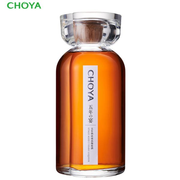 CHOYAのために栽培された紀州産南高梅を、1本に贅沢に375gも使用。光、熱、空気など外部の影響を寄せつけない熟成用の特殊タンクで5年間、静かに熟成させました。長期熟成の梅酒のみが持つ特有の甘みのある香りを帯びた熟成香。口に含むと、ほどよ...